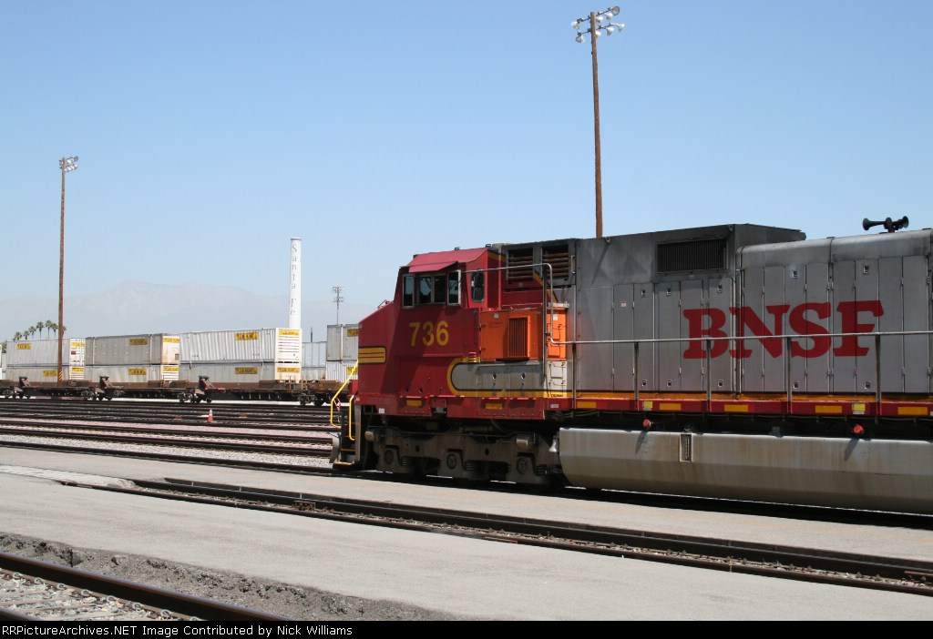 BNSF 736